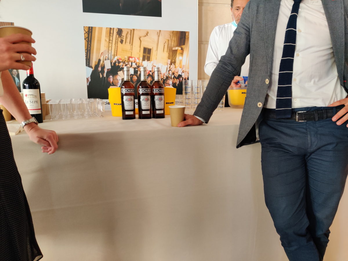 Un Ricard, sinon rien – Pétanque & Palais